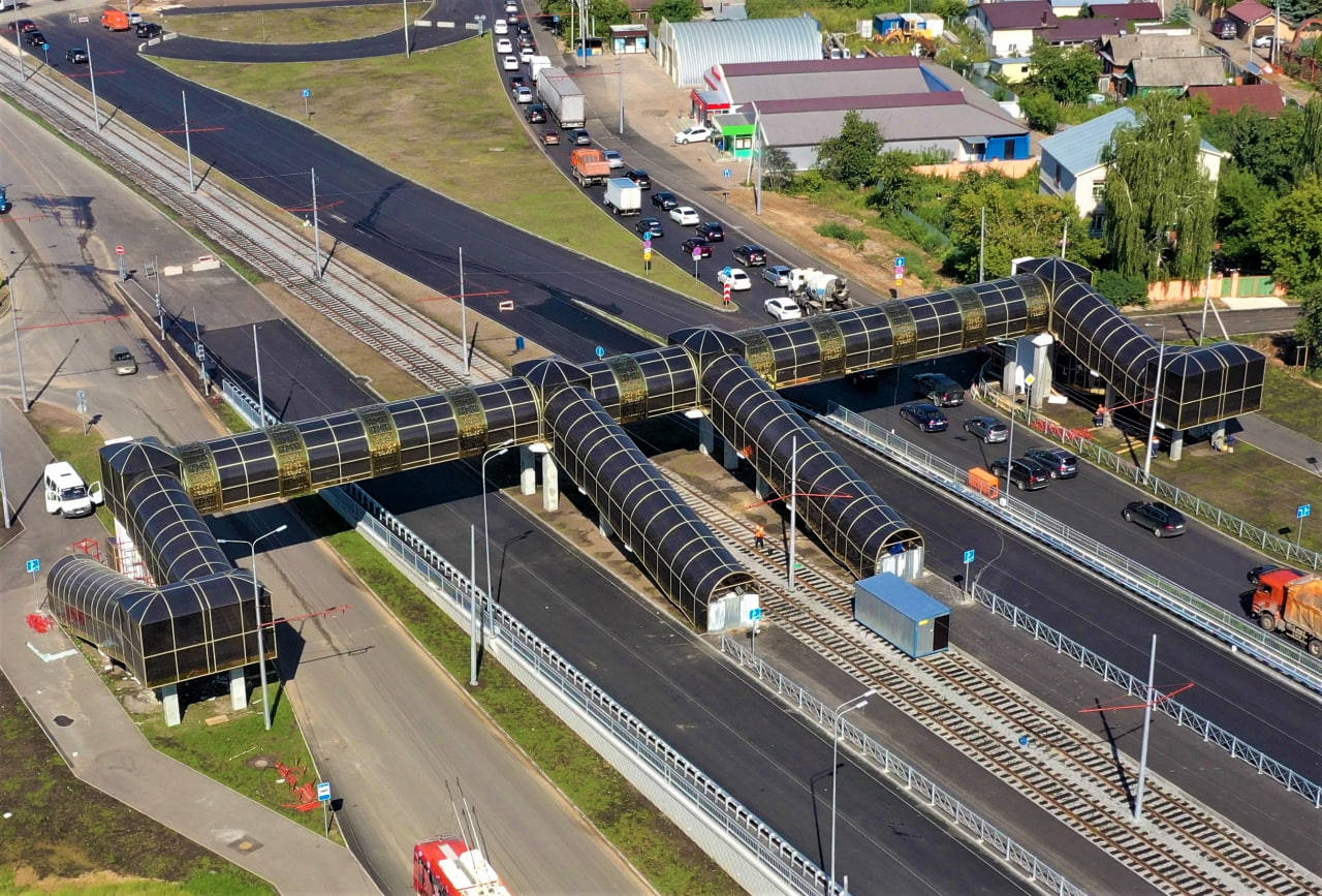 На проспекте Победы делают новый надземный переход. Выглядит ...