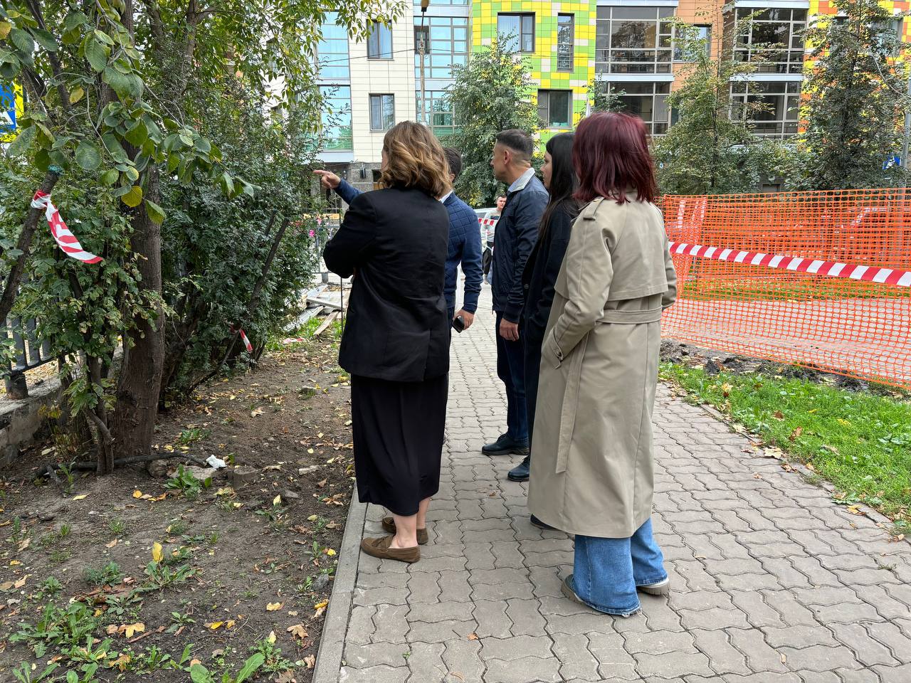 Вдоль Лядского сада сносят аварийные деревья - e-Kazan.ru